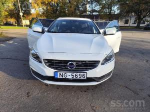 Белый Вольво B60 2017 в Рига, объемом двигателя 2.00 л и пробегом 236 тыс. км за 7800 €, фото  на AUTOMOTO.COM.LV