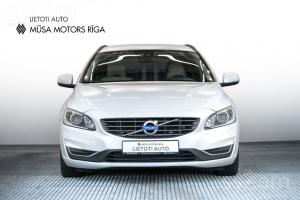 White Volvo V60 2017 in Riga, with an engine capacity of 2.00 L and mileage of 161 thousand km for 9900 €, photo 4 on AUTOMOTO.COM.LV