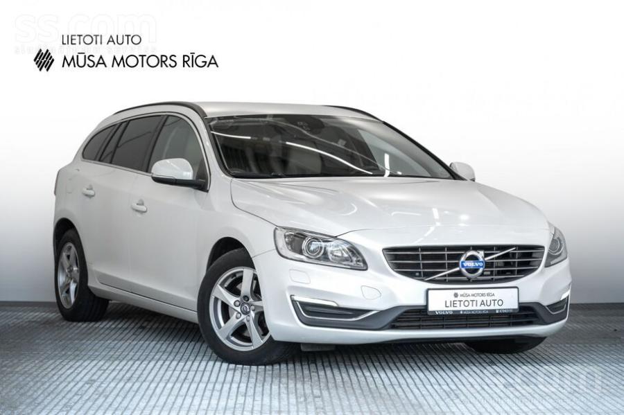 White Volvo V60 2017 in Riga, with an engine capacity of 2.00 L and mileage of 161 thousand km for 9900 €, photo 10 on AUTOMOTO.COM.LV