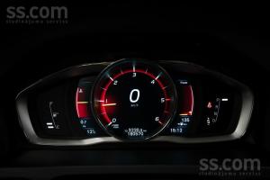 White Volvo V60 2017 in Riga, with an engine capacity of 2.00 L and mileage of 161 thousand km for 9900 €, photo 13 on AUTOMOTO.COM.LV