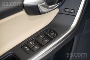White Volvo V60 2017 in Riga, with an engine capacity of 2.00 L and mileage of 161 thousand km for 9900 €, photo 16 on AUTOMOTO.COM.LV