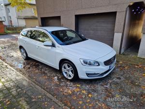 Balts Volvo V60 2017 Tallina, ar dzinēja tilpumu 2.40 L un nobraukumu 266 tūkst. km par 8300 €, foto 11 vietnē AUTOMOTO.COM.LV