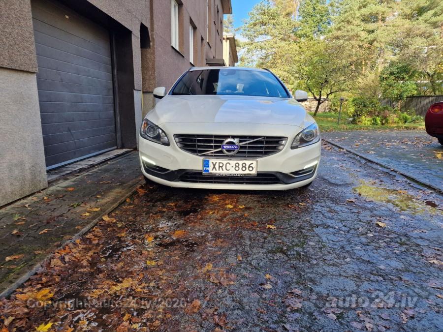 Balts Volvo V60 2017 Tallina, ar dzinēja tilpumu 2.40 L un nobraukumu 266 tūkst. km par 8300 €, foto 13 vietnē AUTOMOTO.COM.LV