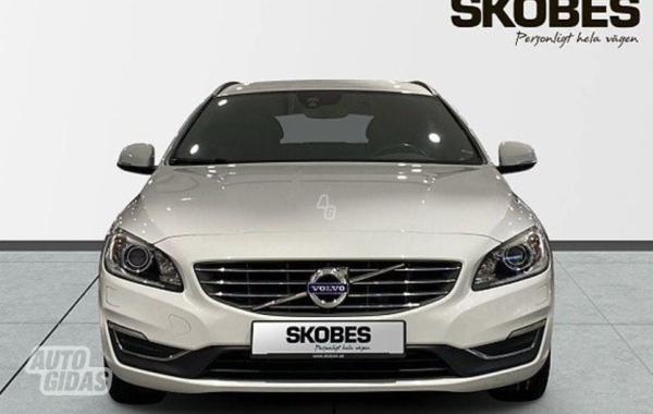 Balts Volvo V60 2018 Kauņa, ar dzinēja tilpumu 0.00 L un nobraukumu 87 tūkst. km par 22834 €, foto 3 vietnē AUTOMOTO.COM.LV