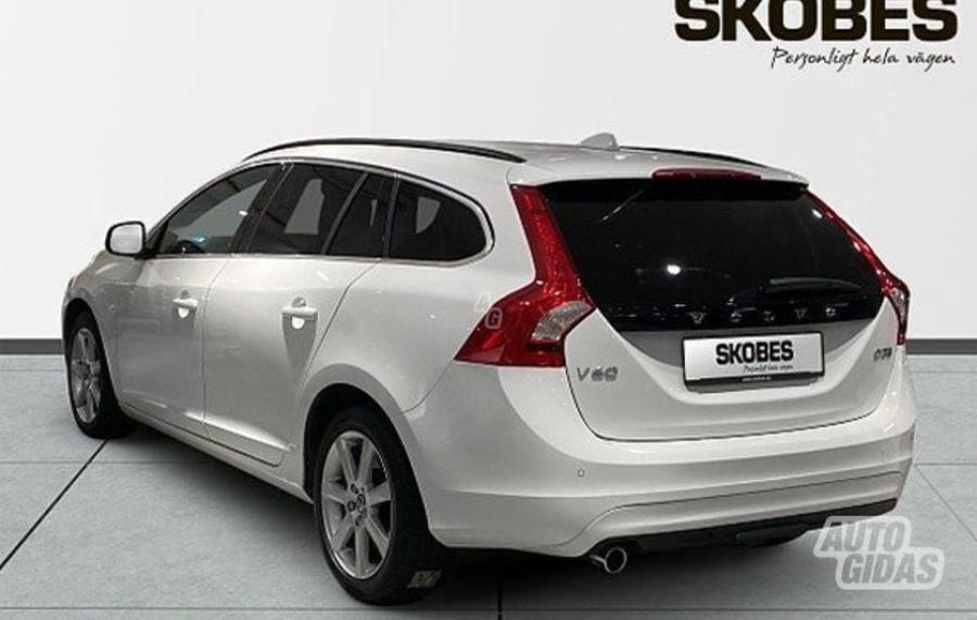 White Volvo V60 2018 in Kaunas, with an engine capacity of 0.00 L and mileage of 87 thousand km for 22834 €, photo 5 on AUTOMOTO.COM.LV