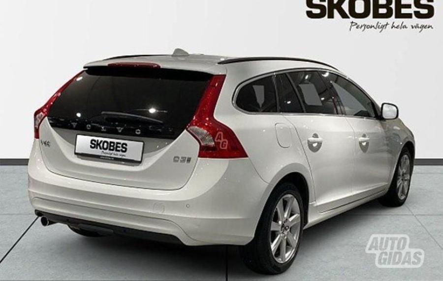 White Volvo V60 2018 in Kaunas, with an engine capacity of 0.00 L and mileage of 87 thousand km for 22834 €, photo 7 on AUTOMOTO.COM.LV