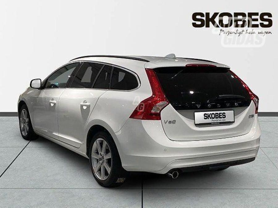 White Volvo V60 2018 in Kaunas, with an engine capacity of 0.00 L and mileage of 87 thousand km for 22834 €, photo 22 on AUTOMOTO.COM.LV