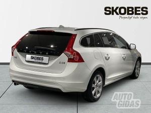 White Volvo V60 2018 in Kaunas, with an engine capacity of 0.00 L and mileage of 87 thousand km for 22834 €, photo 24 on AUTOMOTO.COM.LV
