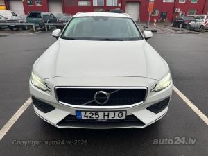 White Volvo V60 2018 in Tallinn, with an engine capacity of 2.00 L and mileage of 165 thousand km for 19000 €, photo 3 on AUTOMOTO.COM.LV