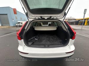 White Volvo V60 2018 in Tallinn, with an engine capacity of 2.00 L and mileage of 165 thousand km for 19000 €, photo 7 on AUTOMOTO.COM.LV