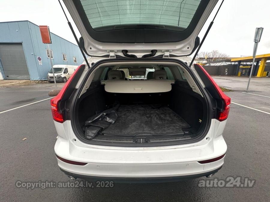White Volvo V60 2018 in Tallinn, with an engine capacity of 2.00 L and mileage of 165 thousand km for 19000 €, photo 7 on AUTOMOTO.COM.LV