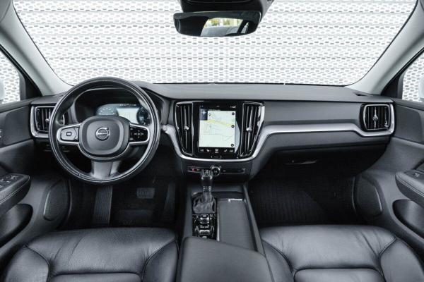 Balts Volvo V60 2018 Mārupe, ar dzinēja tilpumu 2.00 L un nobraukumu 164 tūkst. km par 18450 €, foto 6 vietnē AUTOMOTO.COM.LV