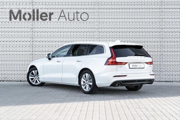 White Volvo V60 2018 in Riga, with an engine capacity of 2.00 L and mileage of 164 thousand km for 18450 €, photo 3 on AUTOMOTO.COM.LV