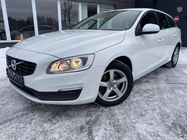 White Volvo V60 2018 in Panevezys, with an engine capacity of 1.97 L and mileage of 250 thousand km for 5950 €, photo 1 on AUTOMOTO.COM.LV