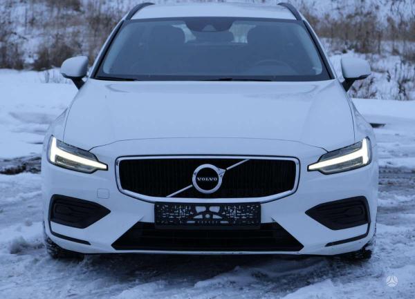 White Volvo V60 2018 in Kaunas, with an engine capacity of 1.97 L and mileage of 274 thousand km for 12400 €, photo 4 on AUTOMOTO.COM.LV