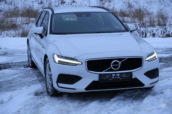 White Volvo V60 2018 in Kaunas, with an engine capacity of 1.97 L and mileage of 274 thousand km for 12400 €, photo 6 on AUTOMOTO.COM.LV