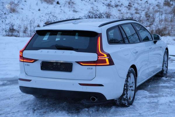 White Volvo V60 2018 in Kaunas, with an engine capacity of 1.97 L and mileage of 274 thousand km for 12400 €, photo 9 on AUTOMOTO.COM.LV