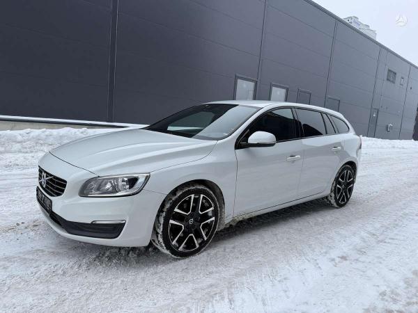 White Volvo V60 2018 in Siauliai, with an engine capacity of 1.97 L and mileage of 264 thousand km for 6950 €, photo 1 on AUTOMOTO.COM.LV