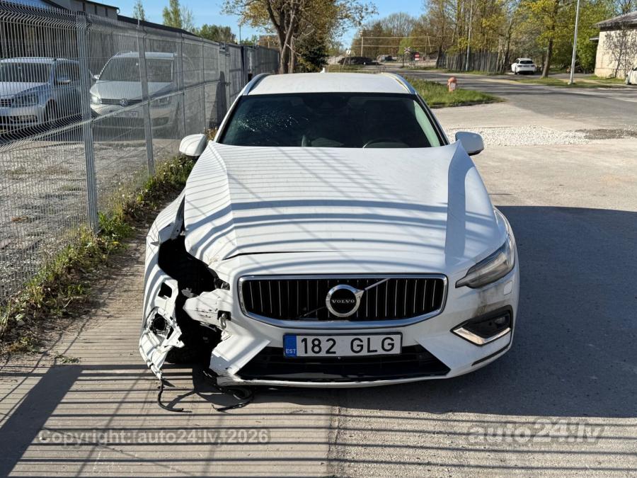 Balts Volvo V60 2018 Tartu, ar dzinēja tilpumu 2.00 L un nobraukumu 0 tūkst. km par 6000 €, foto 3 vietnē AUTOMOTO.COM.LV