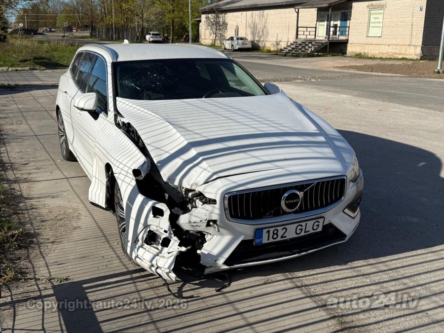 Balts Volvo V60 2018 Tartu, ar dzinēja tilpumu 2.00 L un nobraukumu 0 tūkst. km par 6000 €, foto 4 vietnē AUTOMOTO.COM.LV