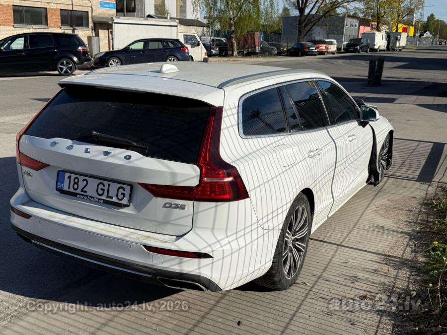Balts Volvo V60 2018 Tartu, ar dzinēja tilpumu 2.00 L un nobraukumu 0 tūkst. km par 6000 €, foto 7 vietnē AUTOMOTO.COM.LV