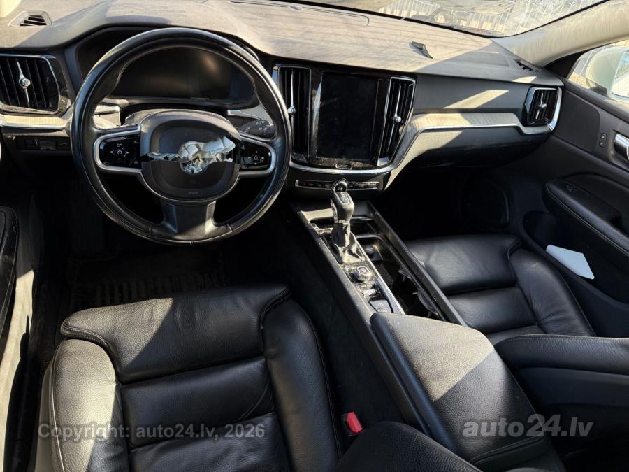 Balts Volvo V60 2018 Tartu, ar dzinēja tilpumu 2.00 L un nobraukumu 0 tūkst. km par 6000 €, foto 8 vietnē AUTOMOTO.COM.LV