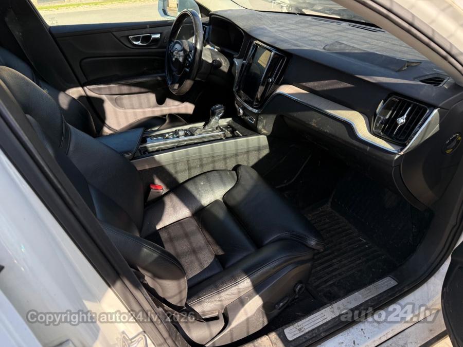 Balts Volvo V60 2018 Tartu, ar dzinēja tilpumu 2.00 L un nobraukumu 0 tūkst. km par 6000 €, foto 9 vietnē AUTOMOTO.COM.LV