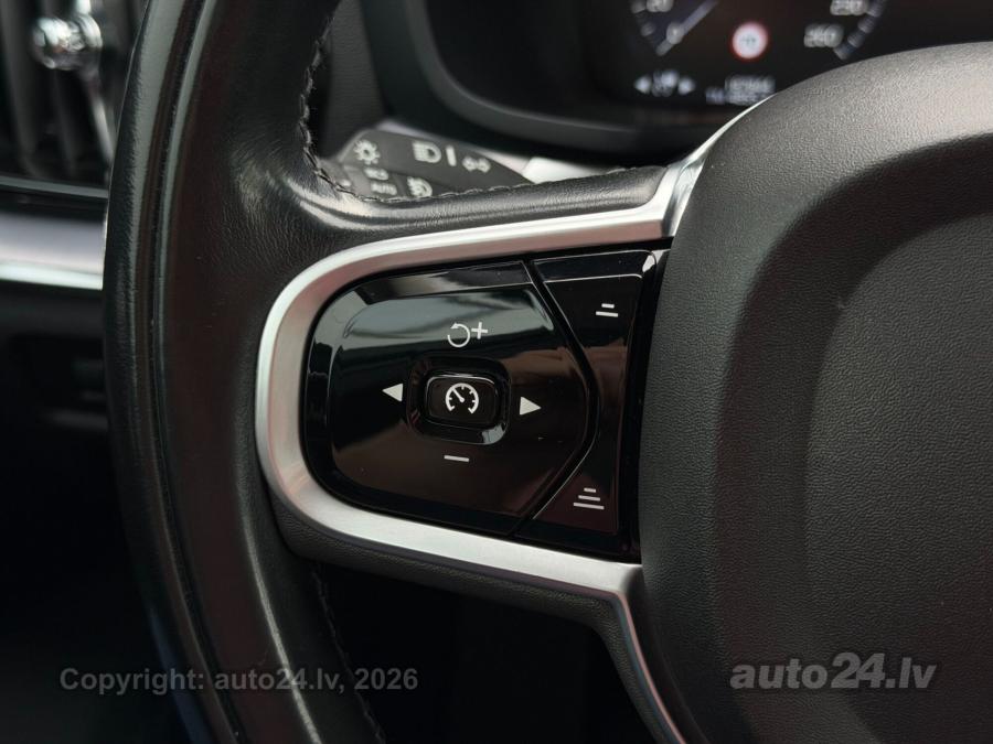 Balts Volvo V60 2018 Pērnava, ar dzinēja tilpumu 2.00 L un nobraukumu 188 tūkst. km par 16900 €, foto 18 vietnē AUTOMOTO.COM.LV