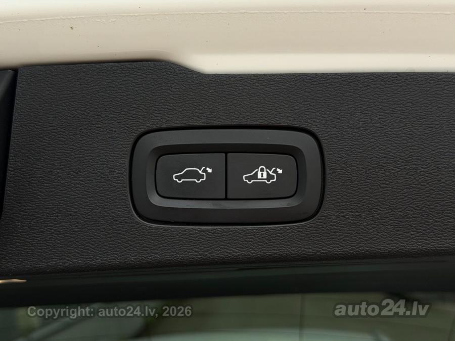 Balts Volvo V60 2018 Pērnava, ar dzinēja tilpumu 2.00 L un nobraukumu 188 tūkst. km par 16900 €, foto 22 vietnē AUTOMOTO.COM.LV