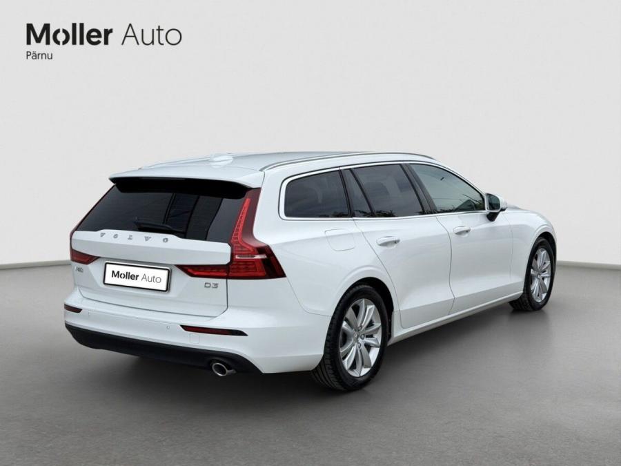 White Volvo V60 2018 in Parnu, with an engine capacity of 2.00 L and mileage of 188 thousand km for 16900 €, photo 3 on AUTOMOTO.COM.LV