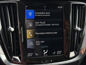 White Volvo V60 2018 in Parnu, with an engine capacity of 2.00 L and mileage of 188 thousand km for 16900 €, photo 9 on AUTOMOTO.COM.LV