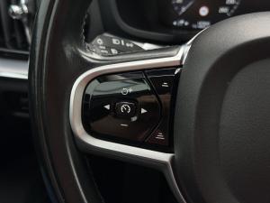 White Volvo V60 2018 in Parnu, with an engine capacity of 2.00 L and mileage of 188 thousand km for 16900 €, photo 17 on AUTOMOTO.COM.LV