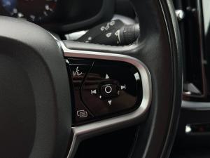 White Volvo V60 2018 in Parnu, with an engine capacity of 2.00 L and mileage of 188 thousand km for 16900 €, photo 18 on AUTOMOTO.COM.LV