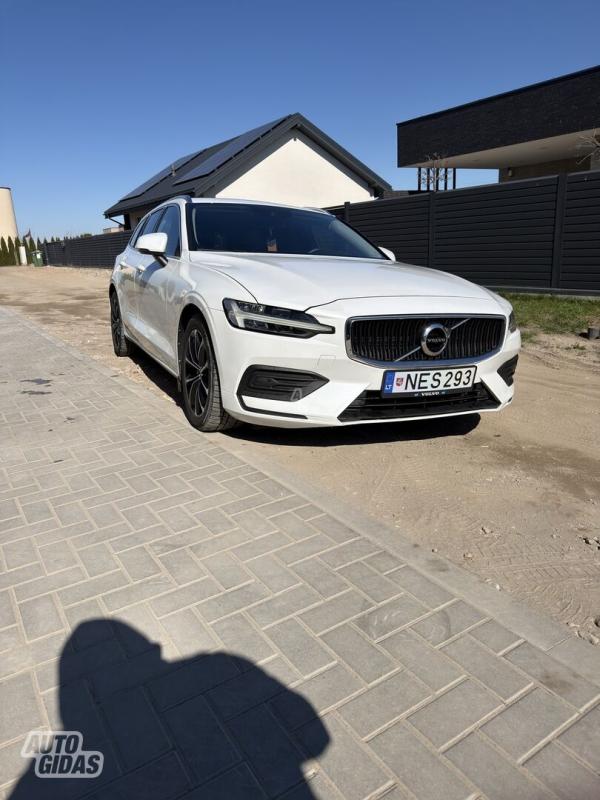 White Volvo V60 2018 in Kaunas, with an engine capacity of 2.00 L and mileage of 399 thousand km for 9800 €, photo 2 on AUTOMOTO.COM.LV