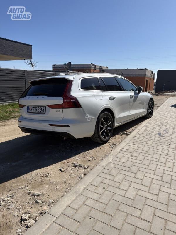 White Volvo V60 2018 in Kaunas, with an engine capacity of 2.00 L and mileage of 399 thousand km for 9800 €, photo 4 on AUTOMOTO.COM.LV