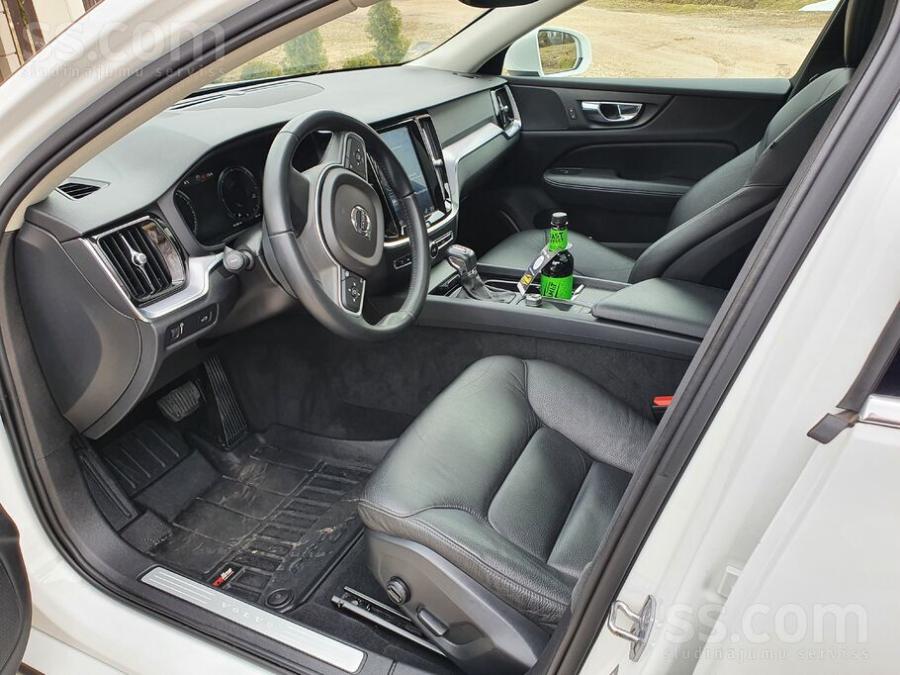Balts Volvo V60 2018 Rīga, ar dzinēja tilpumu 2.00 L un nobraukumu 250 tūkst. km par 14700 €, foto 5 vietnē AUTOMOTO.COM.LV
