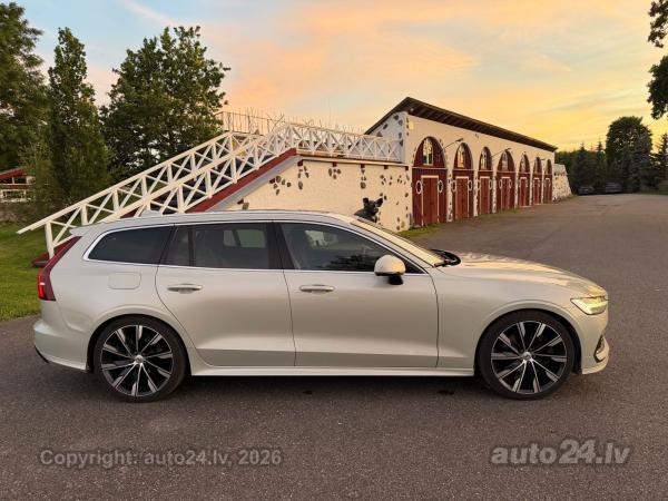 Белый Вольво B60 2018 в Таллин, объемом двигателя 2.00 л и пробегом 151 тыс. км за 22900 €, фото 2 на AUTOMOTO.COM.LV
