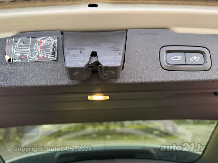 Белый Вольво B60 2018 в Таллин, объемом двигателя 2.00 л и пробегом 151 тыс. км за 22900 €, фото 18 на AUTOMOTO.COM.LV