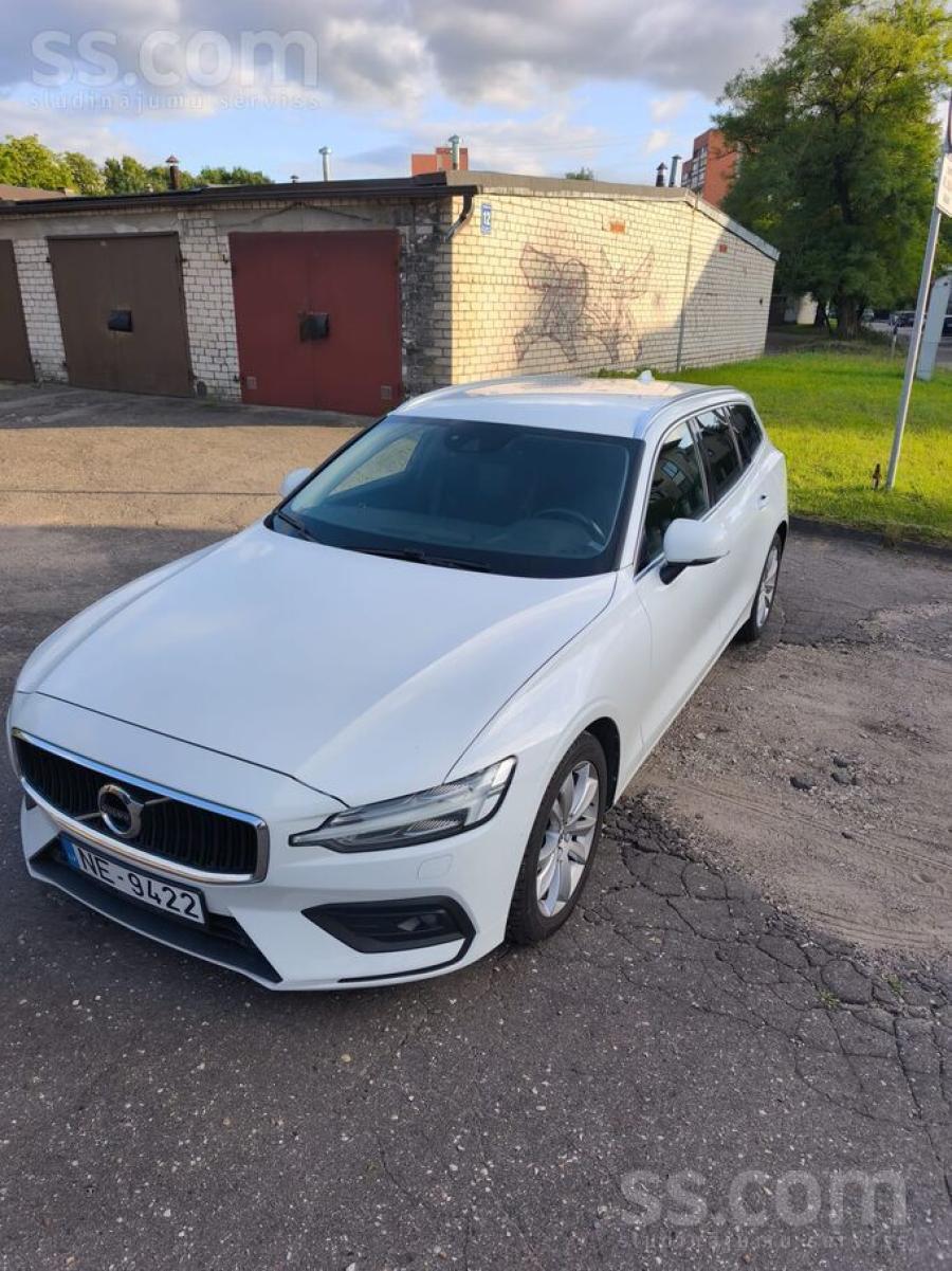 Balts Volvo V60 2018 Rīga, ar dzinēja tilpumu 2.00 L un nobraukumu 182 tūkst. km par 12400 €, foto 3 vietnē AUTOMOTO.COM.LV