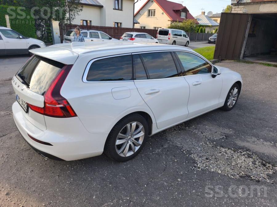 Balts Volvo V60 2018 Rīga, ar dzinēja tilpumu 2.00 L un nobraukumu 182 tūkst. km par 12400 €, foto 4 vietnē AUTOMOTO.COM.LV