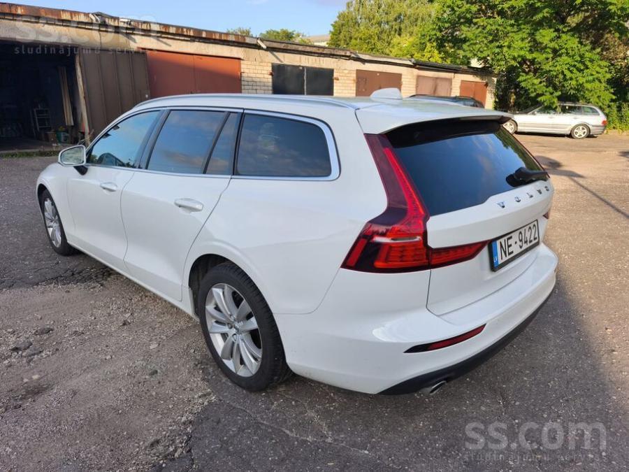 Balts Volvo V60 2018 Rīga, ar dzinēja tilpumu 2.00 L un nobraukumu 182 tūkst. km par 12400 €, foto 5 vietnē AUTOMOTO.COM.LV
