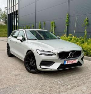 White Volvo V60 2018 in Vilnius, with an engine capacity of 1.97 L and mileage of 260 thousand km for 10950 €, photo 3 on AUTOMOTO.COM.LV