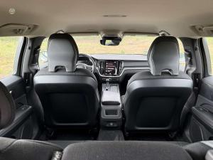 White Volvo V60 2018 in Vilnius, with an engine capacity of 1.97 L and mileage of 260 thousand km for 10950 €, photo 12 on AUTOMOTO.COM.LV