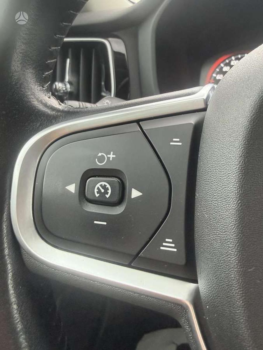 White Volvo V60 2018 in Vilnius, with an engine capacity of 1.97 L and mileage of 260 thousand km for 10950 €, photo 22 on AUTOMOTO.COM.LV