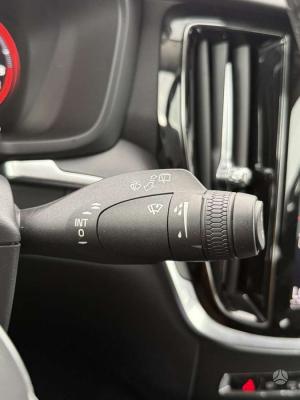 White Volvo V60 2018 in Vilnius, with an engine capacity of 1.97 L and mileage of 260 thousand km for 10950 €, photo 24 on AUTOMOTO.COM.LV