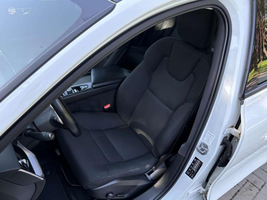 Белый Вольво B60 2018 в Каунас, объемом двигателя 1.97 л и пробегом 355 тыс. км за 10350 €, фото 24 на AUTOMOTO.COM.LV