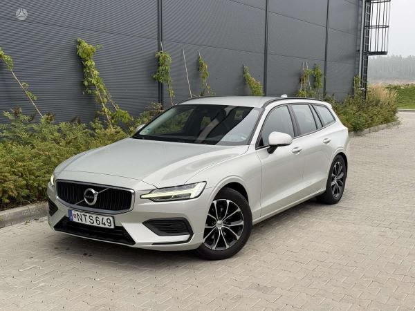 White Volvo V60 2018 in Vilnius, with an engine capacity of 1.97 L and mileage of 265 thousand km for 10300 €, photo 8 on AUTOMOTO.COM.LV