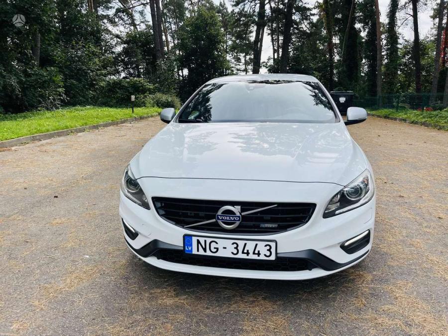 Белый Вольво B60 2018 в Тракай, объемом двигателя 1.97 л и пробегом 203 тыс. км за 7980 €, фото 27 на AUTOMOTO.COM.LV