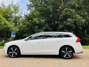 Белый Вольво B60 2018 в Тракай, объемом двигателя 1.97 л и пробегом 203 тыс. км за 7980 €, фото 31 на AUTOMOTO.COM.LV