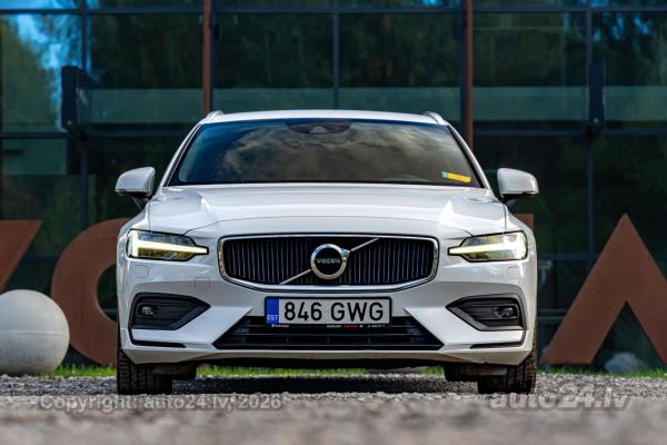 Volvo V60 2018 in Tallinn on AUTOMOTO.COM.LV White Volvo V60 2018 in Tallinn, with an engine capacity of 2.00 L and mileage of 197 thousand km for 17000 €, photo 5 on AUTOMOTO.COM.LV